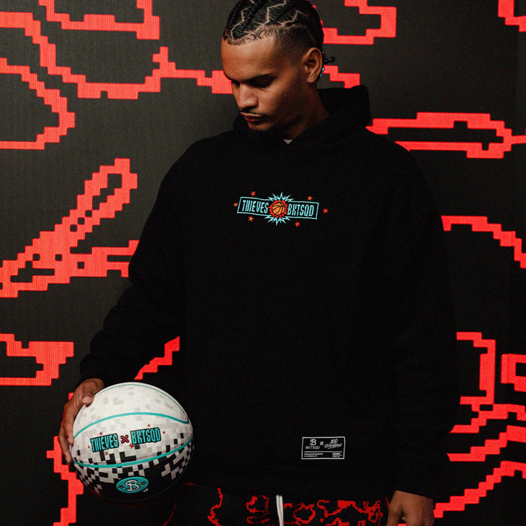 About 100 Thieves