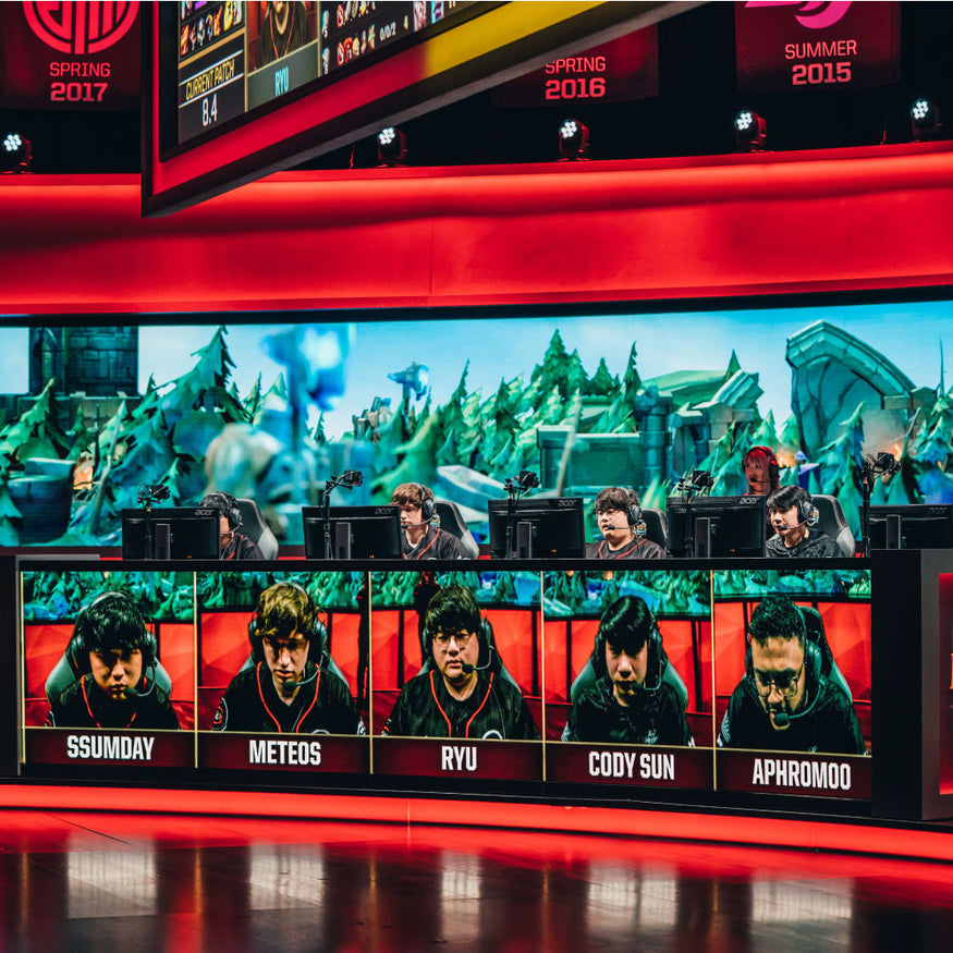 About 100 Thieves